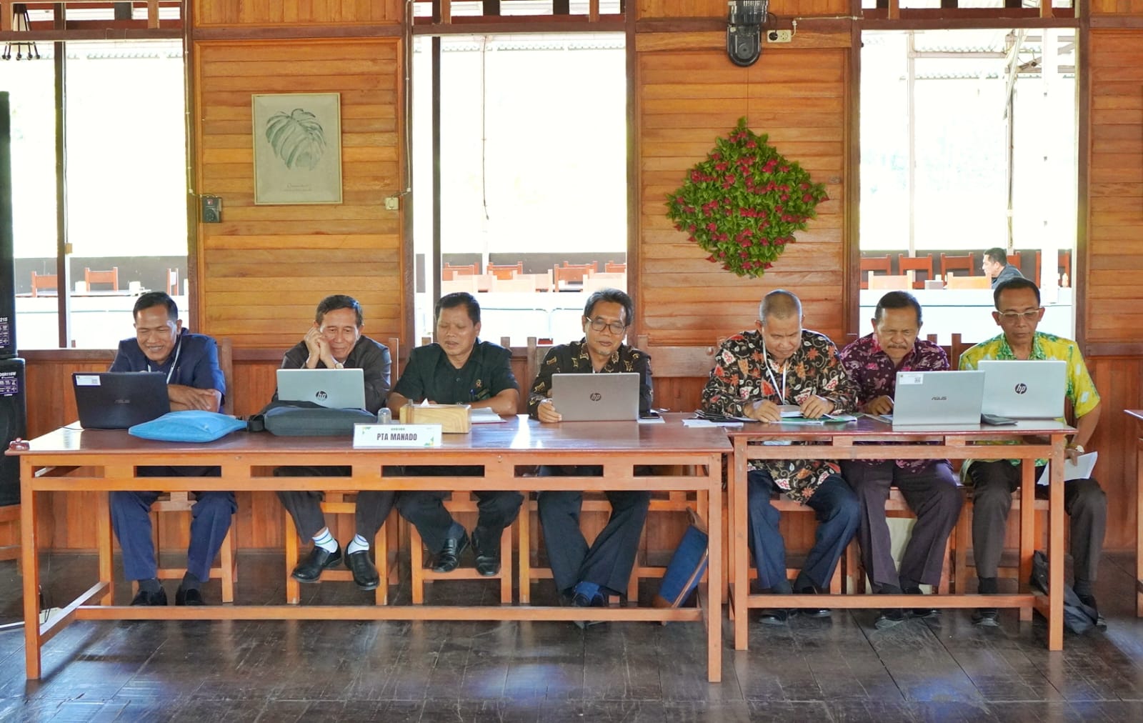 Diskusi Hukum Wilayah 2 PTA Manado Sukses Digelar